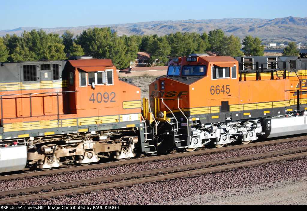 BNSF 6645 heads westbound pulling a Z-Train with BNSF 4092 ahead of her.